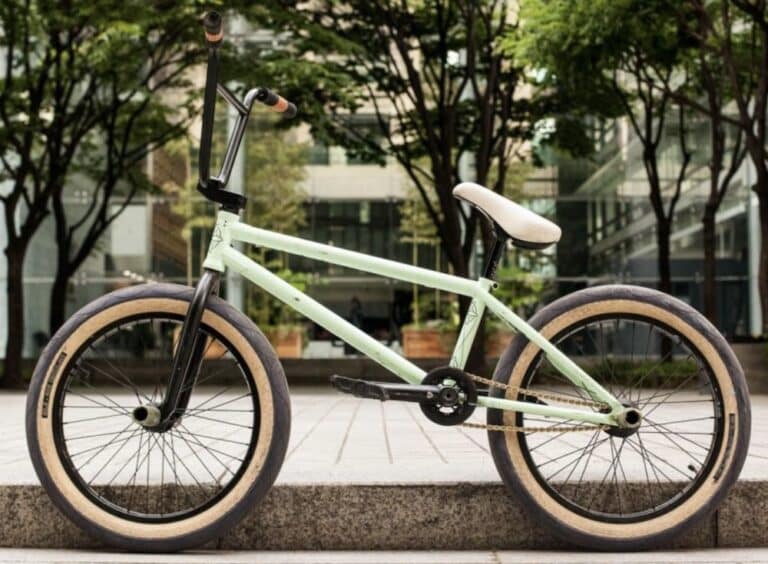 Alex Kennedy Bike Check (2026) – Inside His Signature Cult