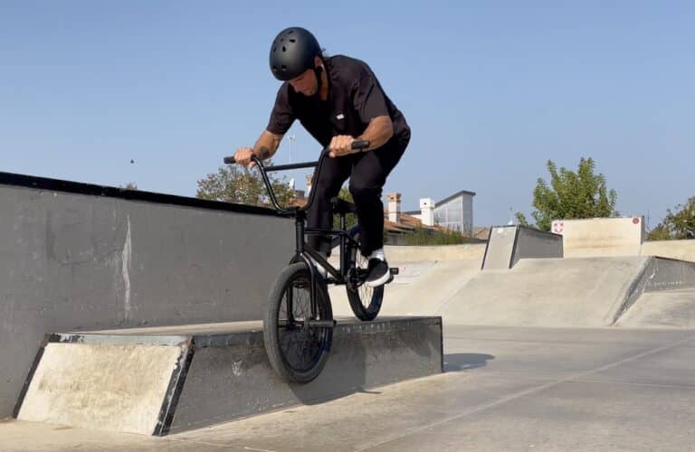 How To Smith Grind On A BMX (6 Steps!) - The BMX Dude