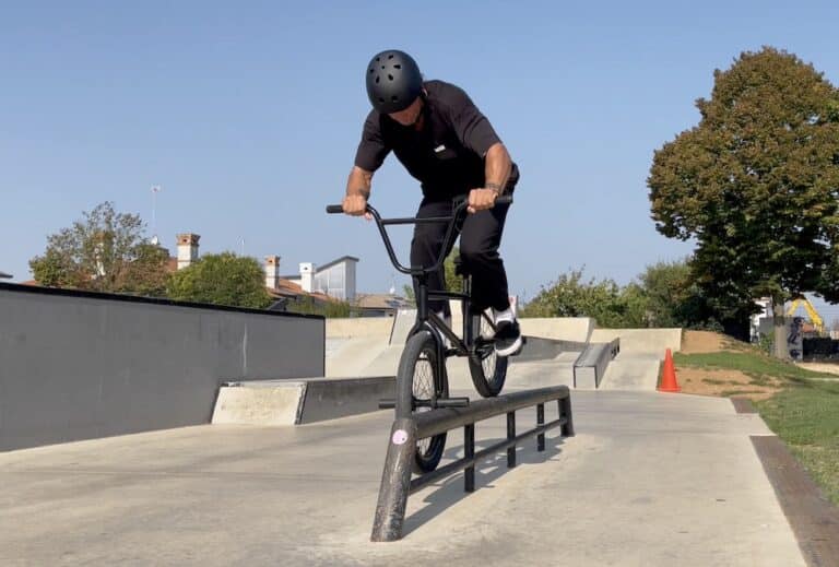 How To Smith Grind On A BMX (6 Steps!) - The BMX Dude